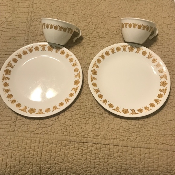 Corelle | Kitchen | 4 Piece Set Corelle Butterfly Gold 2 Plates 2 Cups ...